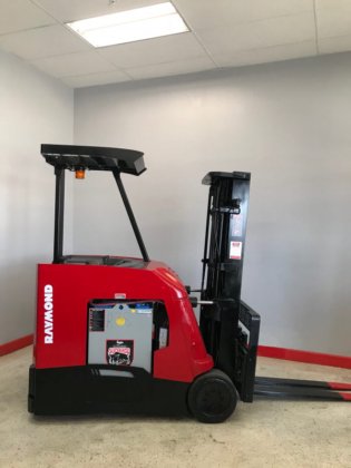 Raymond 425 C40TT Docker Stand Up Forklift in Ontario, CA, USA