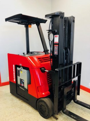 Raymond 425 C40TT Docker Stand Up Forklift in Ontario, CA, USA