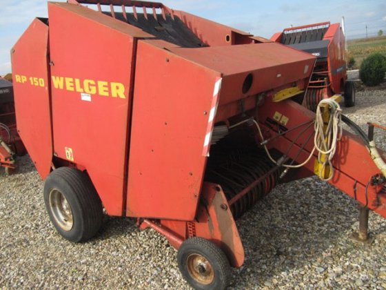 Welger RP150 cylindrical baler in Mureș County, Romania