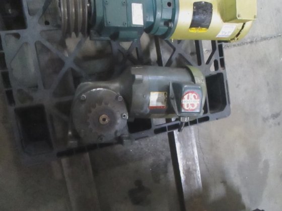 US Motor E183A Electric Motor .75HP w/ Syncrogear Module 17.6 Ratio in ...