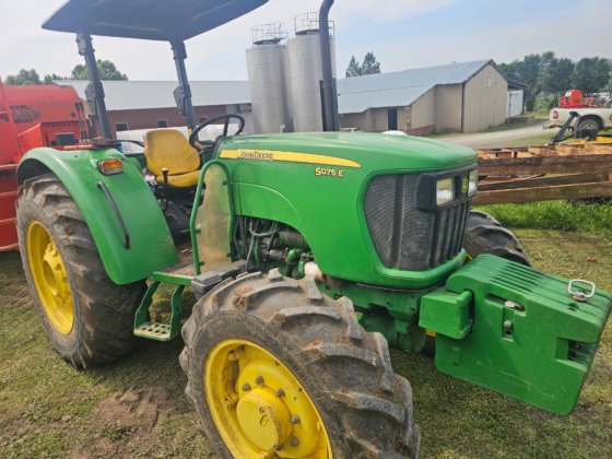 2017 JD5075E Tractor in Howick, Kwazulu-Natal, South Africa