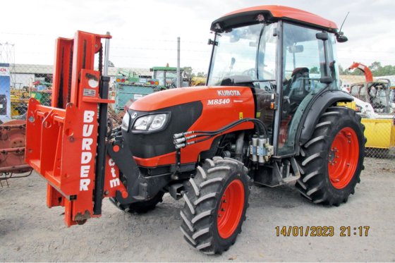 KUBOTA M8540 TRACTOR WITH FRONT MOUNTED FORK in McLaren Vale, Australia