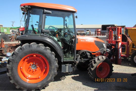 KUBOTA M8540 TRACTOR WITH FRONT MOUNTED FORK in McLaren Vale, Australia