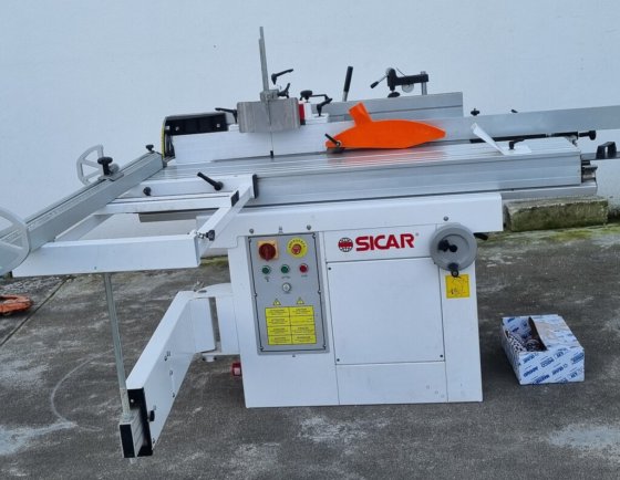 UNIVERSAL SICAR C300 TRIF in Seiça, Portugal