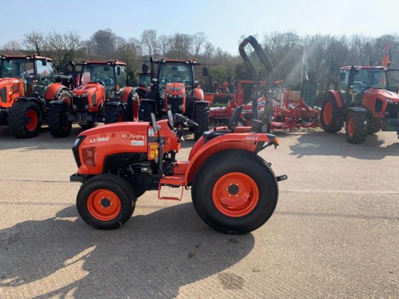 Kubota L1382 HST ROPS TURF Tractor in Leighton Buzzard, United Kingdom
