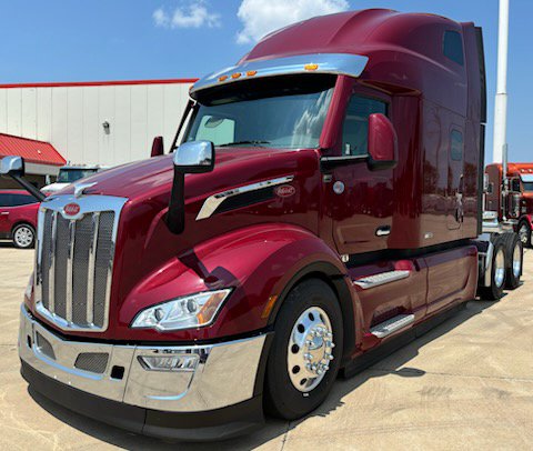 2025 PETERBILT 579 in Sioux City, IA, USA