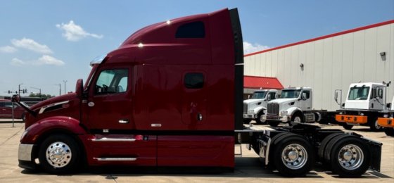 2025 PETERBILT 579 in Sioux City, IA, USA