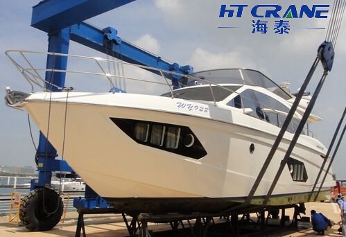 yacht boat lift Shipyard 100 ton Marine heavy boat travel lift hoist ...