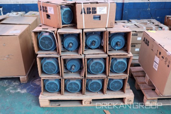 D'occasion ABB M3GP 132 SMD4 IMB3/IM1001 à Saint-Quentin, France