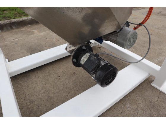 STAINLESS HOPPER AUGER FEEDER WITH AGITATORS in Campbellfield, Australia