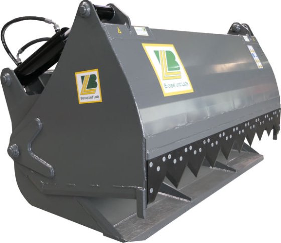 SILAGECUTTER WITH BUCKET S L for loader from 1,5 to 6tons lifting ...