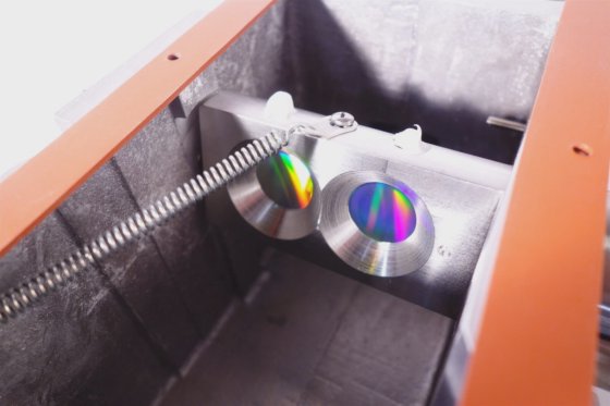 Flow Through Monochromator Diffraction Grating - UV / Light source in ...