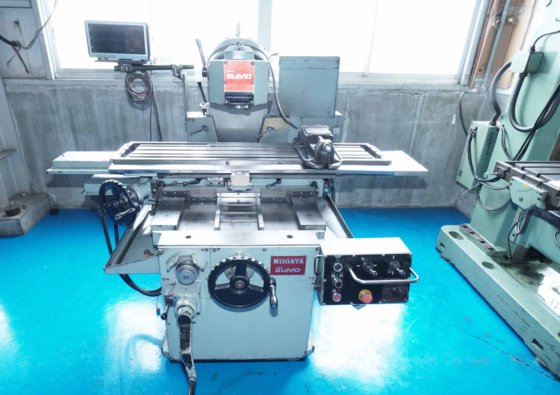Universal milling machine Niigata 2UMD in Tokyo, Japan