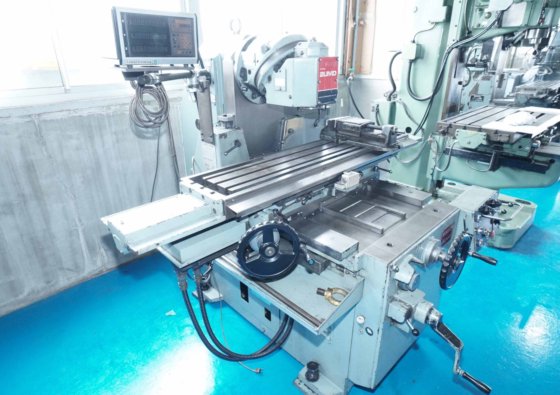 Universal milling machine Niigata 2UMD in Tokyo, Japan