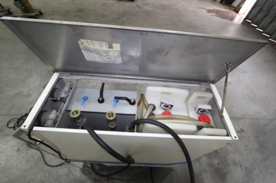 1989 VICKERS oil changing unit in Oliveira do Douro, Porto, Portugal