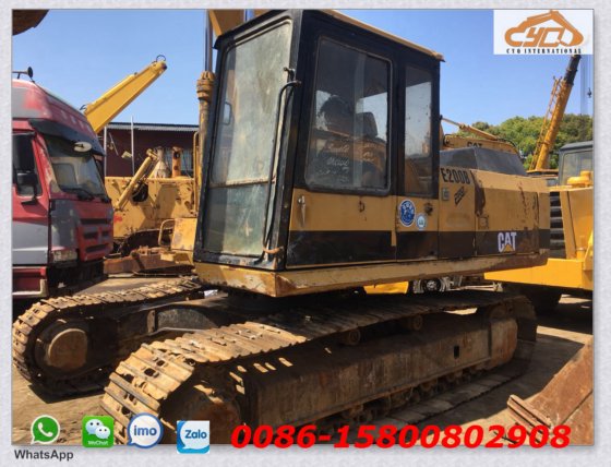 Caterpillar E200B crawler Excavator in Shanghai, China