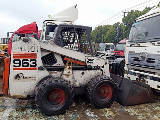 SKID STEER LOADER Bobcat 963 in Shanghai, China
