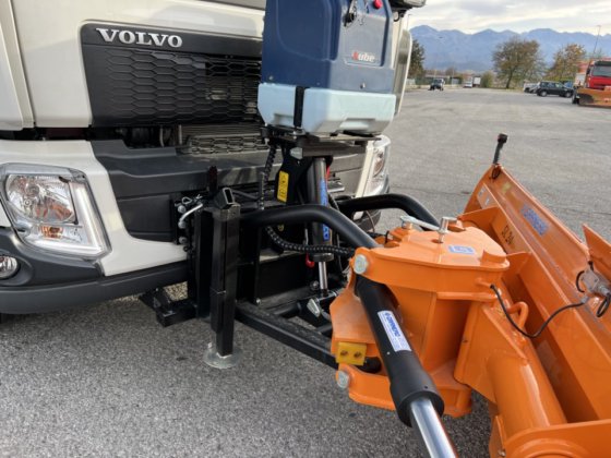 Usata 2022 Volvo FL816-280 4X4 in Cuneo, Italia