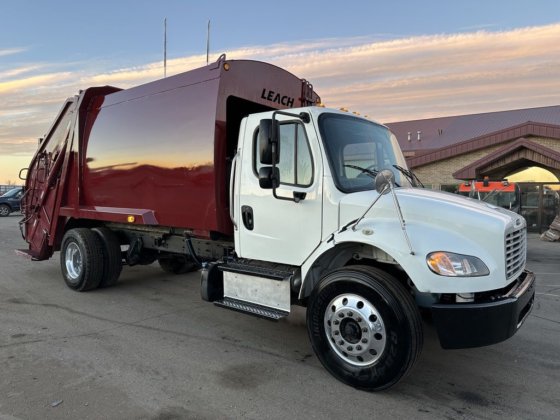 2016 FREIGHTLINER LEACH REAR LOAD PACKER in Rice, MN, USA