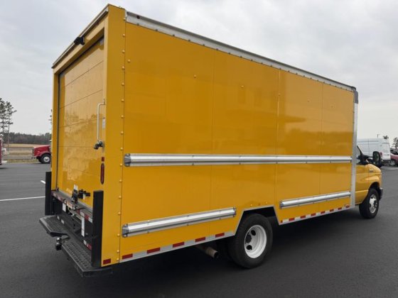 2022 Ford E-350 CUBE VAN in Rice, MN, USA