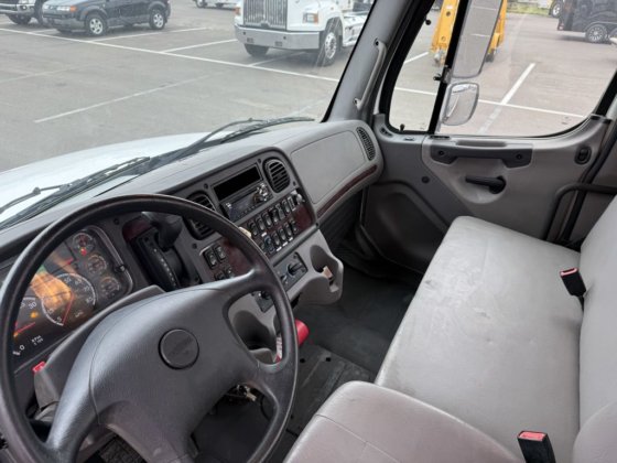 2019 Freightliner CHEVRON ROLLBACK in Rice, MN, USA