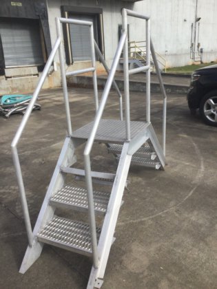 Aluminum 4 Step Walk Over Platform Top Platform 27” x 27”, 36” high ...
