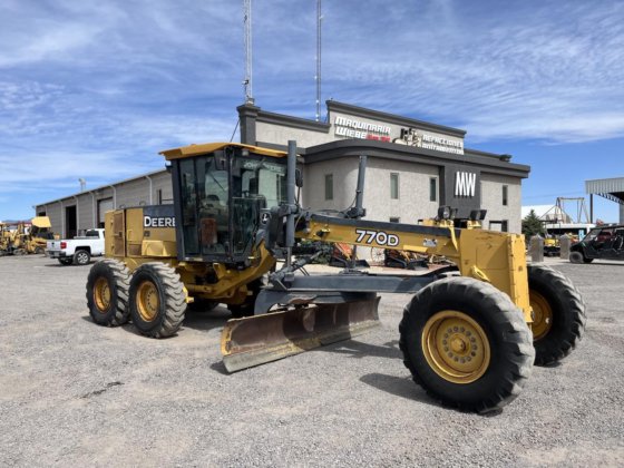 2009 DEERE 770D in Cuauhtemoc Chihuahua, Mexico