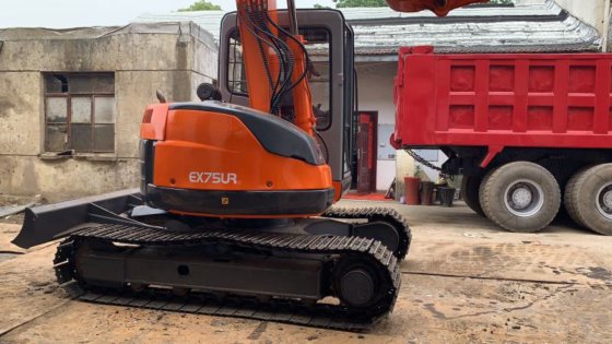 Japanese EX75 Excavator /High quality EX75 excavator FOR HITACH in China