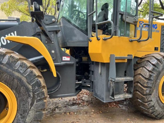 2020 secondhand Loader lw500kv 5ton loader in Shanghai, China
