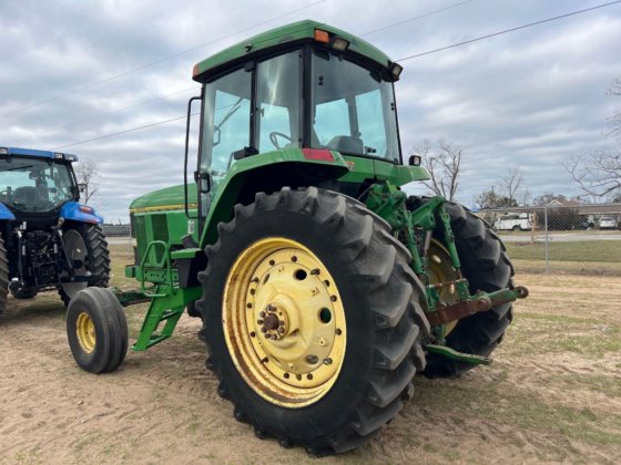 JOHN DEERE 7800 TRACTOR in Hazlehurst, GA, USA