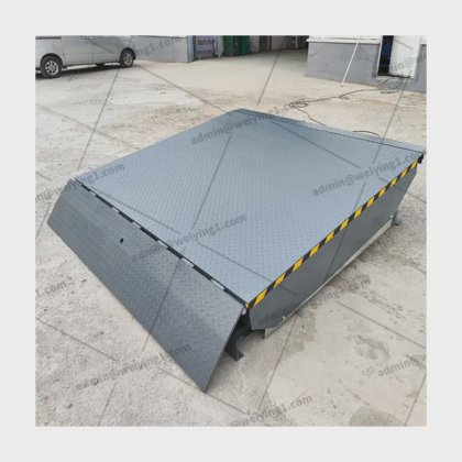 Mobile Unloading Dock Container Dock Loading Ramp Boarding Bridge in ...