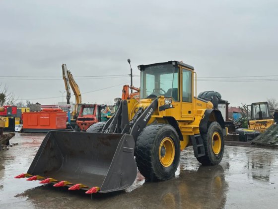 2005 Volvo L60E front end loader in Borș, Bihor, Romania