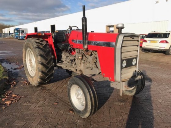 Massey Ferguson 265 Tractor