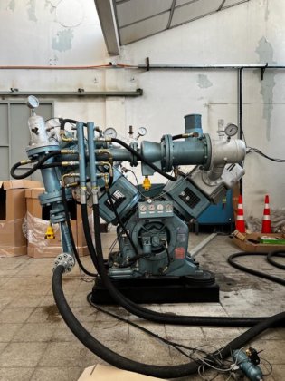 1995 Belliss & Morcom Oil Free Air Compressor model VH9H3N in Ñuñoa, Chile