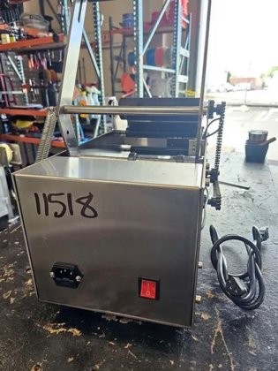 Pro-fill Round Label Machine semi auto table top in Los Angeles, CA, USA