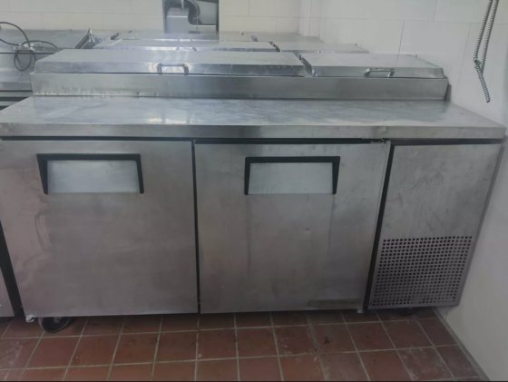 TRUE PIZZA PREP TABLE WITH 2 DOOR COOLER MODEL: TPP-67 in Dearborn, MI, USA