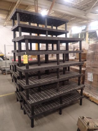 (14) elevated plastic storage platforms in Kitchener, Ontario, Canada