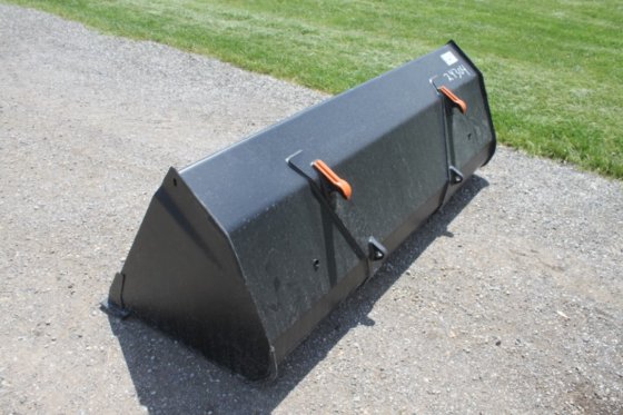 Alo 83" Euro quick attach bucket in Stratford, Ontario, Canada
