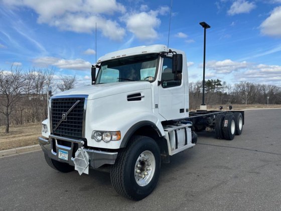 2017 Volvo Trucks VHD64F200 in Elk River, MN, USA