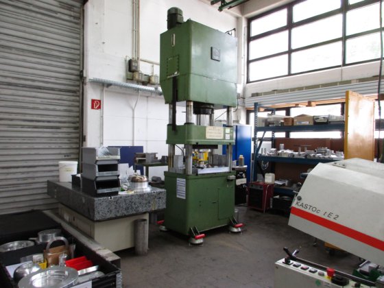 100 tons tool test press - small series press Müller-Weingarten in ...