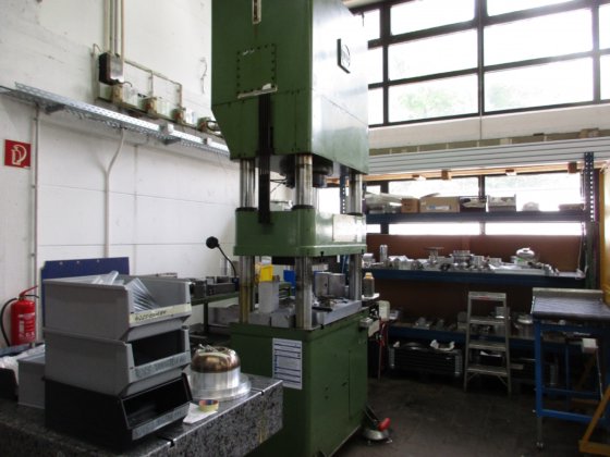 100 tons tool test press - small series press Müller-Weingarten in ...