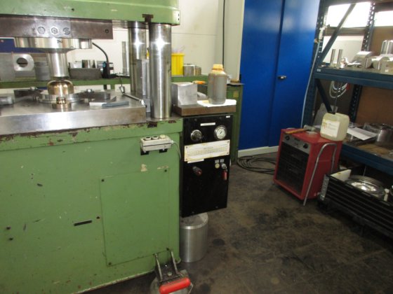 100 tons tool test press - small series press Müller-Weingarten in ...