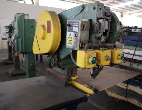 Rivet Machine National (71848770) in Tijuana, Baja California, Mexico