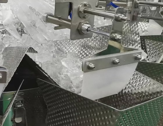 Automatic ice weight pack,vertical ice cube packing machine with pouch ...