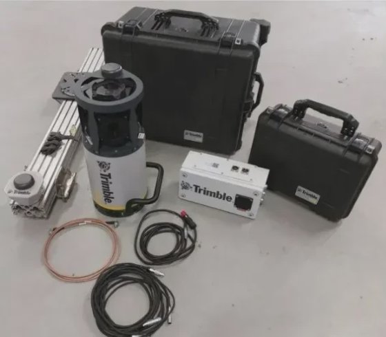 Trimble MX7 in Paris, Île-de-France, France