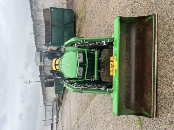 2019 JOHN DEERE 3038E with front loader and attachments in Prague ...
