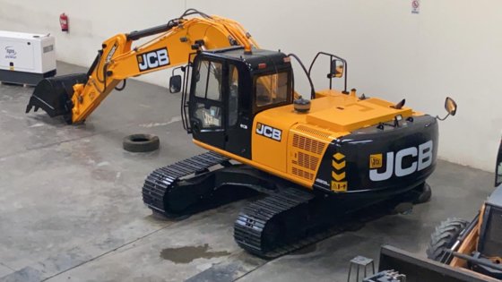 2018 JCB JS205 Crawler Excavator in Petit Raffray, Mauritius