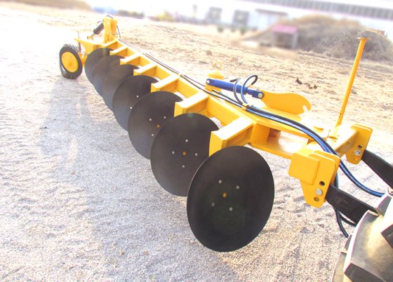 Semi-Mounted Disc Plough in Dezhou, Shandong, China