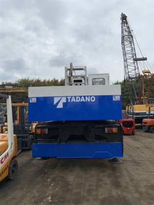 original Japanese Tadano 30 tons TL-300E truck crane on sale in Shanghai, China
