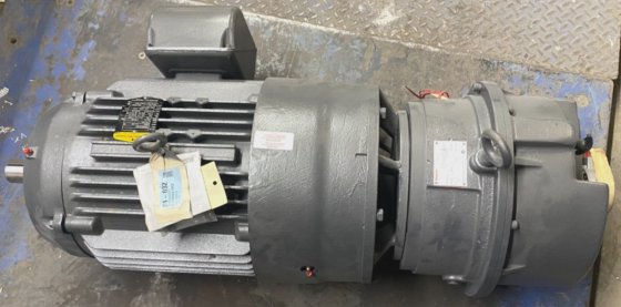 BALDOR VECTOR DRIVE MOTOR 108101102 HP 30 in Coffeyville, KS, USA